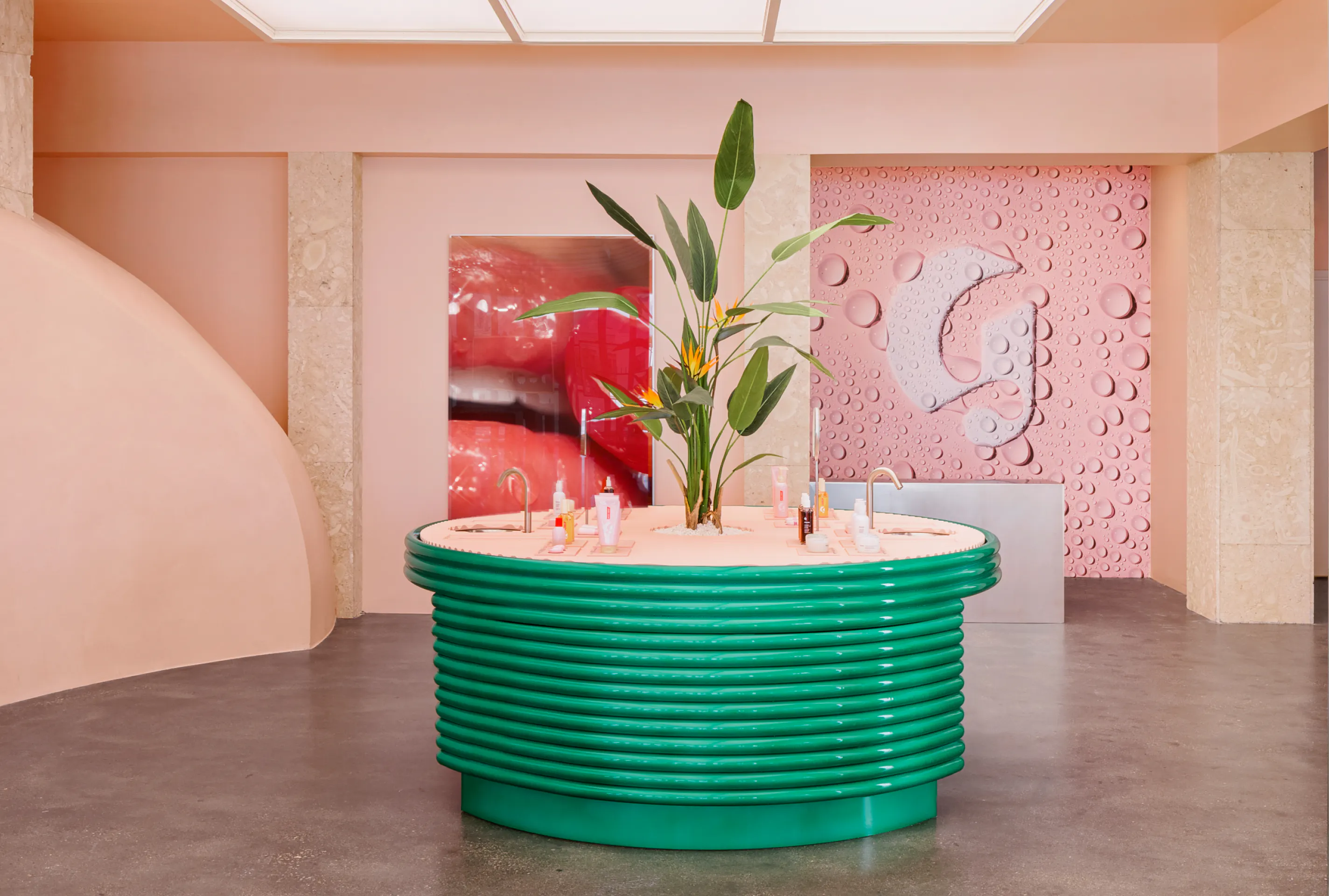 Locations – Glossier