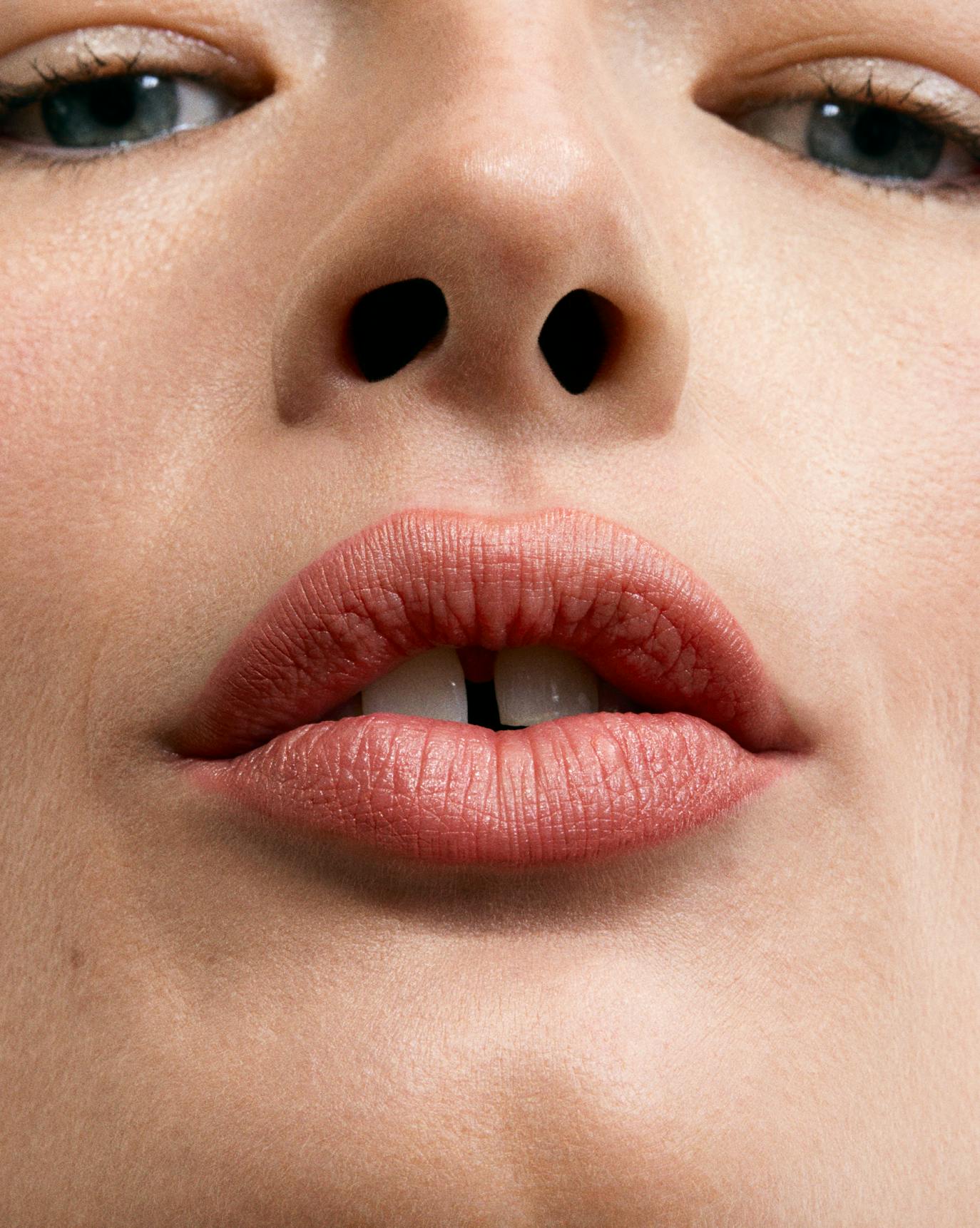 Lip Line – Glossier