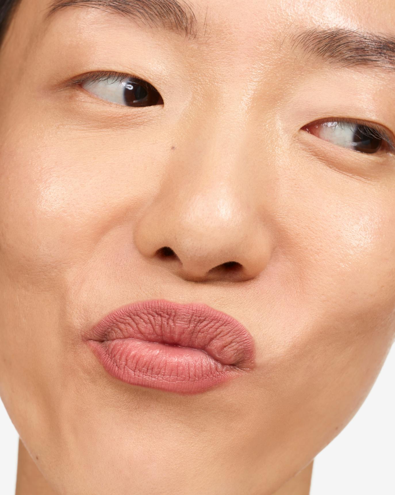 Lip Line – Glossier